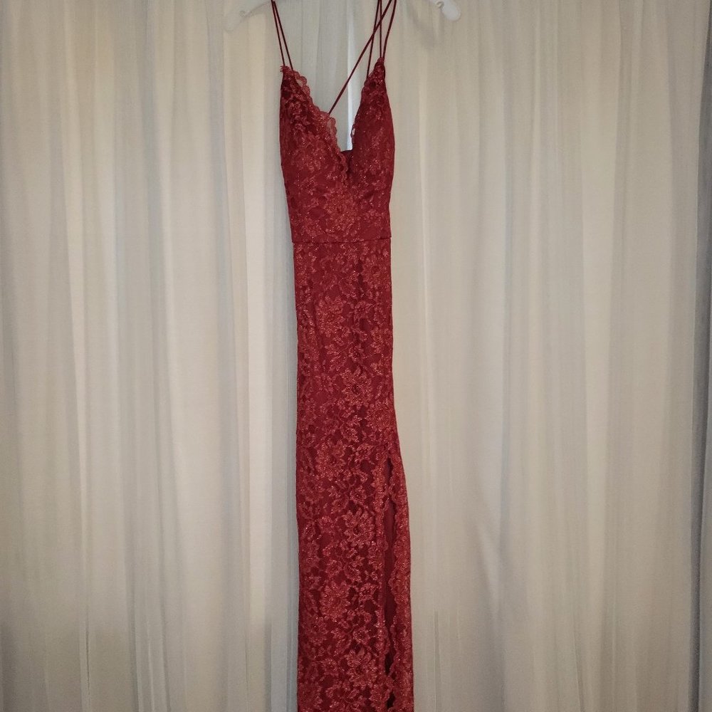 Red Lace Form Fitting Gown With Plunging Neckline - Gem
